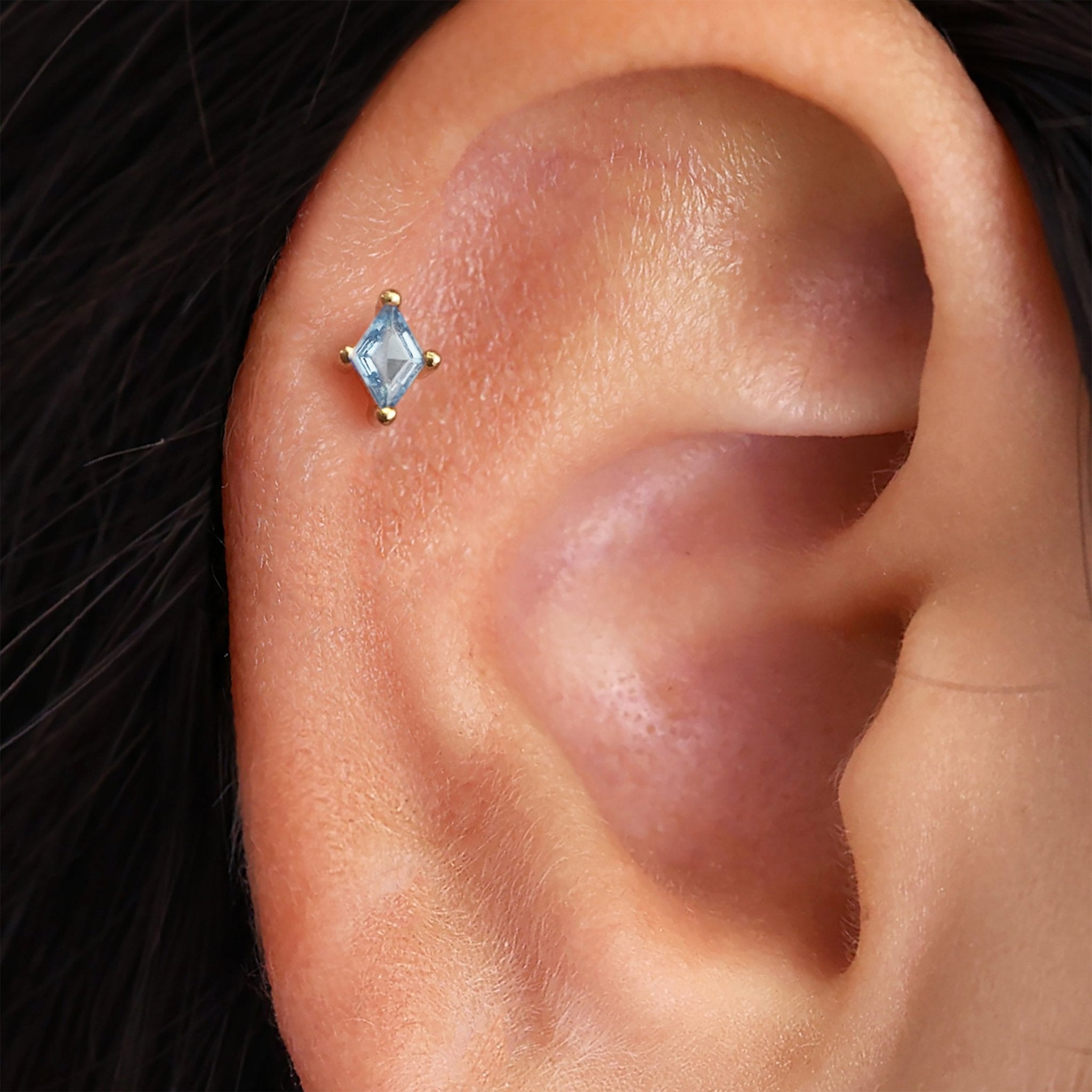 Zircon Cut Flat Back Labret – Eyrful Artistry